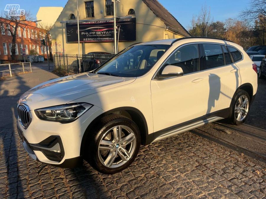 White BMW X1 2019 in Kaunas, with an engine capacity of 2.00 L and mileage of 100 thousand km for 22287 €, photo 4 on AUTOMOTO.COM.LV
