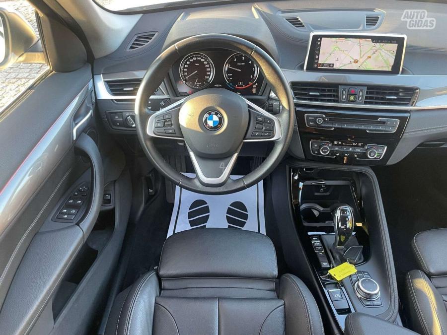 White BMW X1 2019 in Kaunas, with an engine capacity of 2.00 L and mileage of 100 thousand km for 22287 €, photo 8 on AUTOMOTO.COM.LV