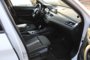 Balts BMW X1 2019 Rīga, ar dzinēja tilpumu 1.50 L un nobraukumu 70 tūkst. km par 23500 €, foto 4 vietnē AUTOMOTO.COM.LV