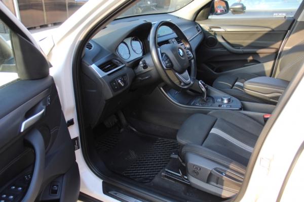 White BMW X1 2019 in Riga, with an engine capacity of 1.50 L and mileage of 70 thousand km for 23500 €, photo 5 on AUTOMOTO.COM.LV