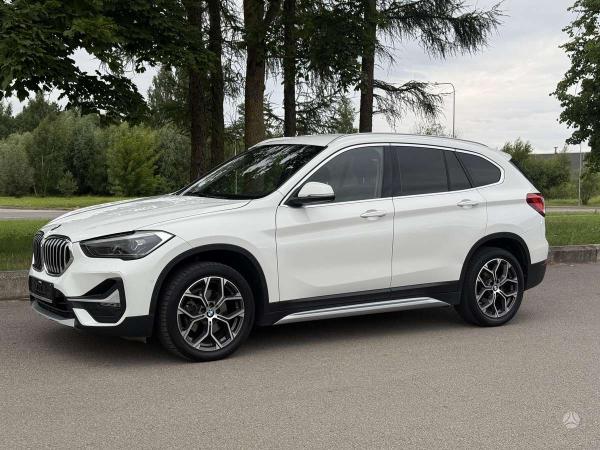 White BMW X1 2019 in Panevezys, with an engine capacity of 2.00 L and mileage of 192 thousand km for 15500 €, photo 1 on AUTOMOTO.COM.LV