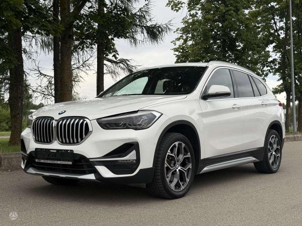White BMW X1 2019 in Panevezys, with an engine capacity of 2.00 L and mileage of 192 thousand km for 15500 €, photo 3 on AUTOMOTO.COM.LV