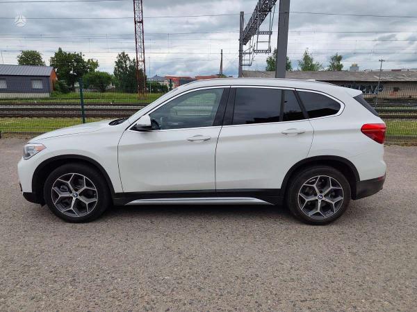 White BMW X1 2019 in Siauliai, with an engine capacity of 2.00 L and mileage of 133 thousand km for 14900 €, photo 8 on AUTOMOTO.COM.LV