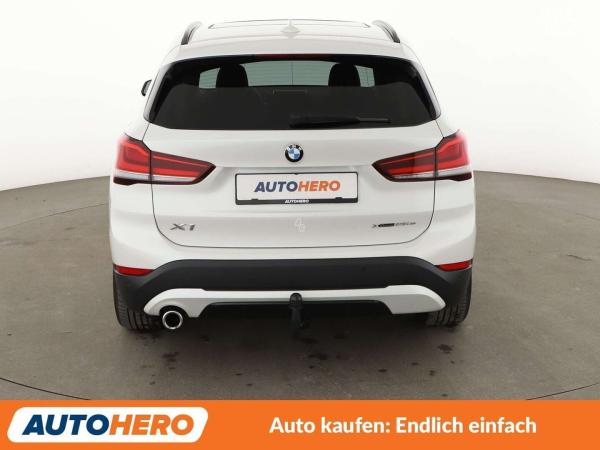 White BMW X1 2020 in Kaunas, with an engine capacity of 1.50 L and mileage of 59 thousand km for 28539 €, photo 5 on AUTOMOTO.COM.LV