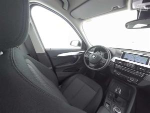 White BMW X1 2020 in Kaunas, with an engine capacity of 2.00 L and mileage of 67 thousand km for 25853 €, photo 7 on AUTOMOTO.COM.LV