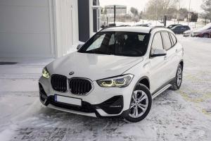 White BMW X1 2020 in Vilnius, with an engine capacity of 1.50 L and mileage of 138 thousand km for 20000 €, photo  on AUTOMOTO.COM.LV