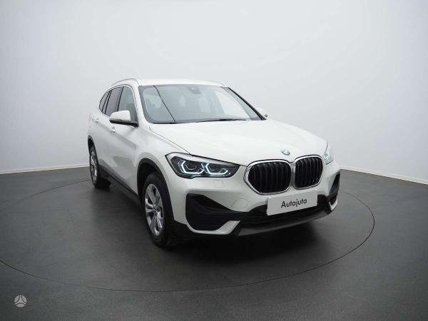 Balts BMW X1 2020 Viļņa, ar dzinēja tilpumu 1.50 L un nobraukumu 131 tūkst. km par 17600 €, foto 3 vietnē AUTOMOTO.COM.LV