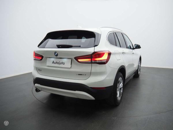 Balts BMW X1 2020 Viļņa, ar dzinēja tilpumu 1.50 L un nobraukumu 131 tūkst. km par 17600 €, foto 4 vietnē AUTOMOTO.COM.LV