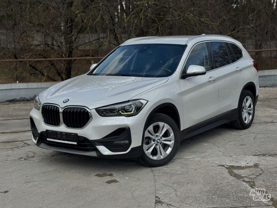White BMW X1 2020 in Vilnius, with an engine capacity of 2.00 L and mileage of 263 thousand km for 16500 €, photo 1 on AUTOMOTO.COM.LV