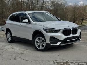 White BMW X1 2020 in Vilnius, with an engine capacity of 2.00 L and mileage of 263 thousand km for 16500 €, photo 12 on AUTOMOTO.COM.LV