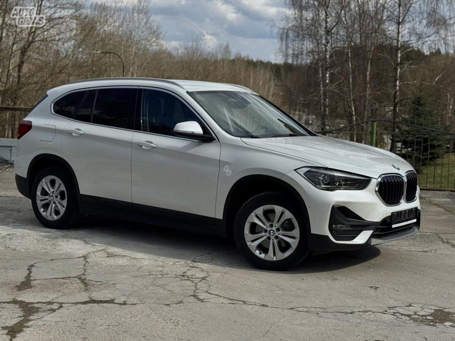 White BMW X1 2020 in Vilnius, with an engine capacity of 2.00 L and mileage of 263 thousand km for 16500 €, photo 13 on AUTOMOTO.COM.LV