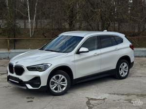 White BMW X1 2020 in Vilnius, with an engine capacity of 2.00 L and mileage of 263 thousand km for 16500 €, photo 17 on AUTOMOTO.COM.LV