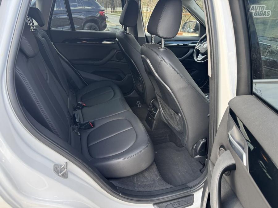 White BMW X1 2020 in Vilnius, with an engine capacity of 2.00 L and mileage of 263 thousand km for 16500 €, photo 31 on AUTOMOTO.COM.LV