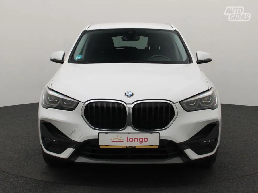 White BMW X1 2020 in Vilnius, with an engine capacity of 2.00 L and mileage of 233 thousand km for 15999 €, photo 4 on AUTOMOTO.COM.LV