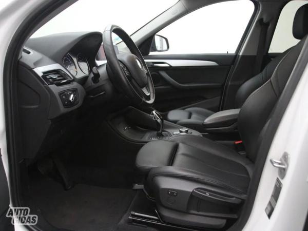 White BMW X1 2020 in Vilnius, with an engine capacity of 2.00 L and mileage of 233 thousand km for 15999 €, photo 4 on AUTOMOTO.COM.LV