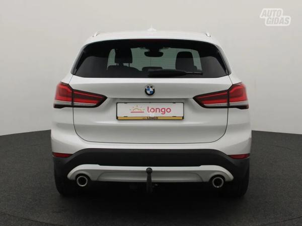 White BMW X1 2020 in Vilnius, with an engine capacity of 2.00 L and mileage of 233 thousand km for 15999 €, photo 5 on AUTOMOTO.COM.LV
