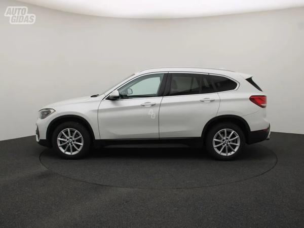 White BMW X1 2020 in Vilnius, with an engine capacity of 2.00 L and mileage of 233 thousand km for 15999 €, photo 6 on AUTOMOTO.COM.LV