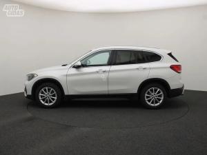 White BMW X1 2020 in Vilnius, with an engine capacity of 2.00 L and mileage of 233 thousand km for 15999 €, photo 7 on AUTOMOTO.COM.LV