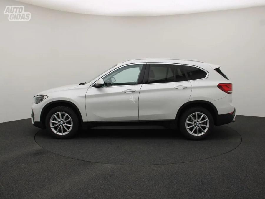 White BMW X1 2020 in Vilnius, with an engine capacity of 2.00 L and mileage of 233 thousand km for 15999 €, photo 7 on AUTOMOTO.COM.LV