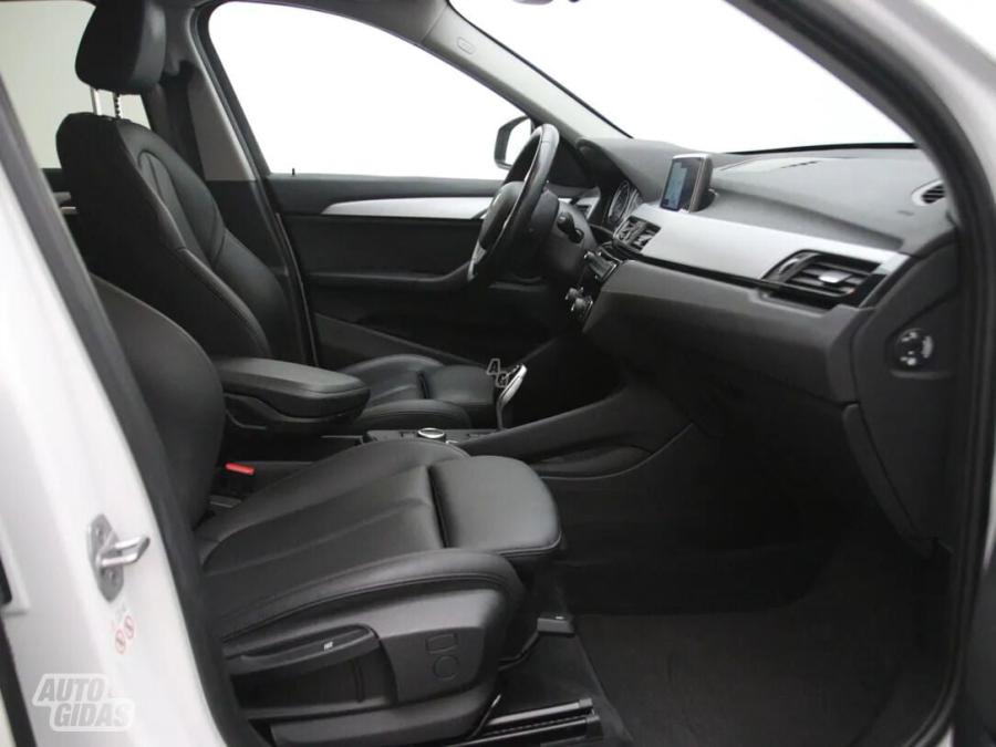 White BMW X1 2020 in Vilnius, with an engine capacity of 2.00 L and mileage of 233 thousand km for 15999 €, photo 15 on AUTOMOTO.COM.LV