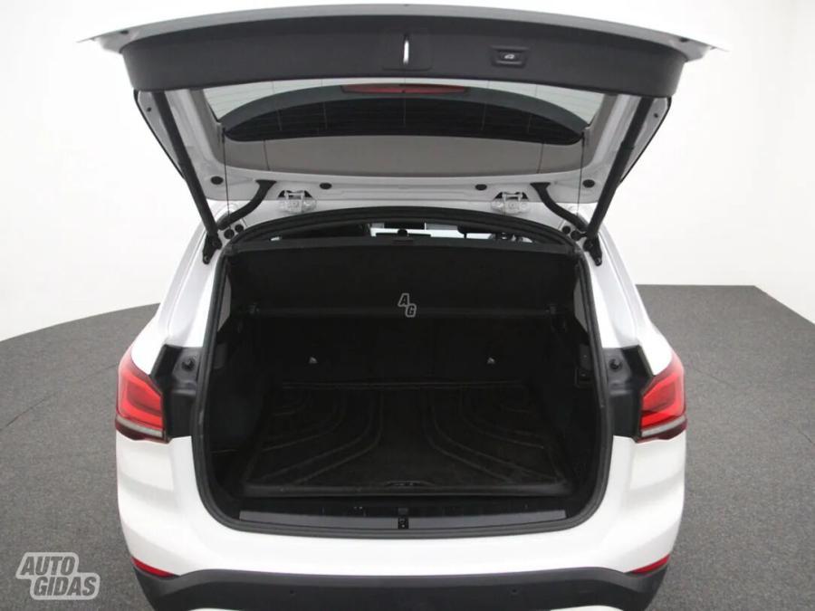 White BMW X1 2020 in Vilnius, with an engine capacity of 2.00 L and mileage of 233 thousand km for 15999 €, photo 35 on AUTOMOTO.COM.LV