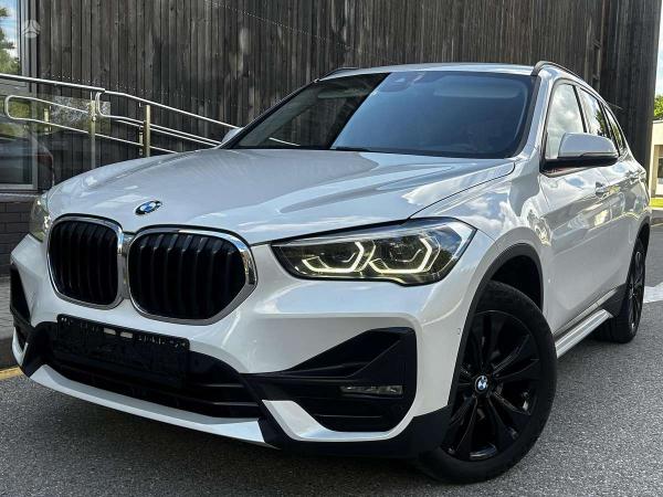 White BMW X1 2020 in Utena, with an engine capacity of 2.00 L and mileage of 196 thousand km for 16200 €, photo 5 on AUTOMOTO.COM.LV