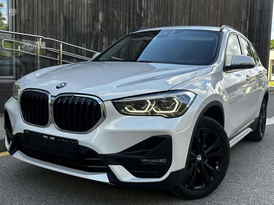 White BMW X1 2020 in Utena, with an engine capacity of 2.00 L and mileage of 196 thousand km for 16200 €, photo 6 on AUTOMOTO.COM.LV