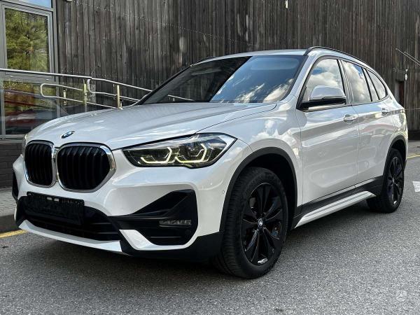 White BMW X1 2020 in Utena, with an engine capacity of 2.00 L and mileage of 196 thousand km for 16200 €, photo 6 on AUTOMOTO.COM.LV