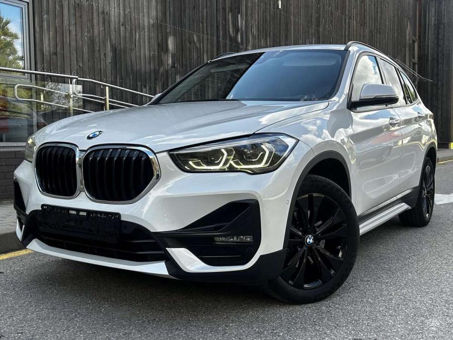 White BMW X1 2020 in Utena, with an engine capacity of 2.00 L and mileage of 196 thousand km for 16200 €, photo 9 on AUTOMOTO.COM.LV
