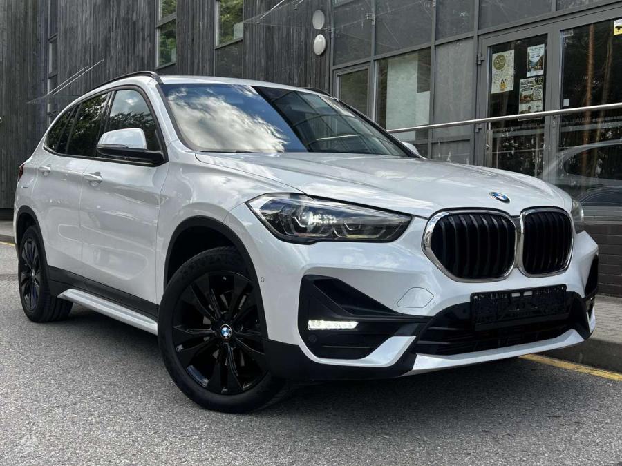 White BMW X1 2020 in Utena, with an engine capacity of 2.00 L and mileage of 196 thousand km for 16200 €, photo 12 on AUTOMOTO.COM.LV