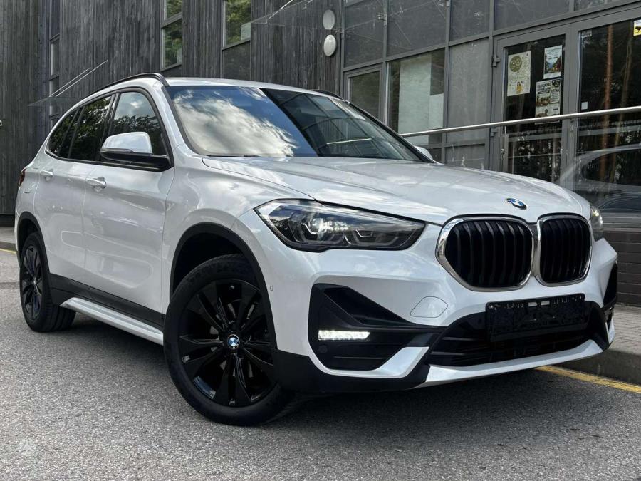 White BMW X1 2020 in Utena, with an engine capacity of 2.00 L and mileage of 196 thousand km for 16200 €, photo 15 on AUTOMOTO.COM.LV