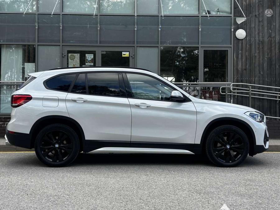 White BMW X1 2020 in Utena, with an engine capacity of 2.00 L and mileage of 196 thousand km for 16200 €, photo 17 on AUTOMOTO.COM.LV