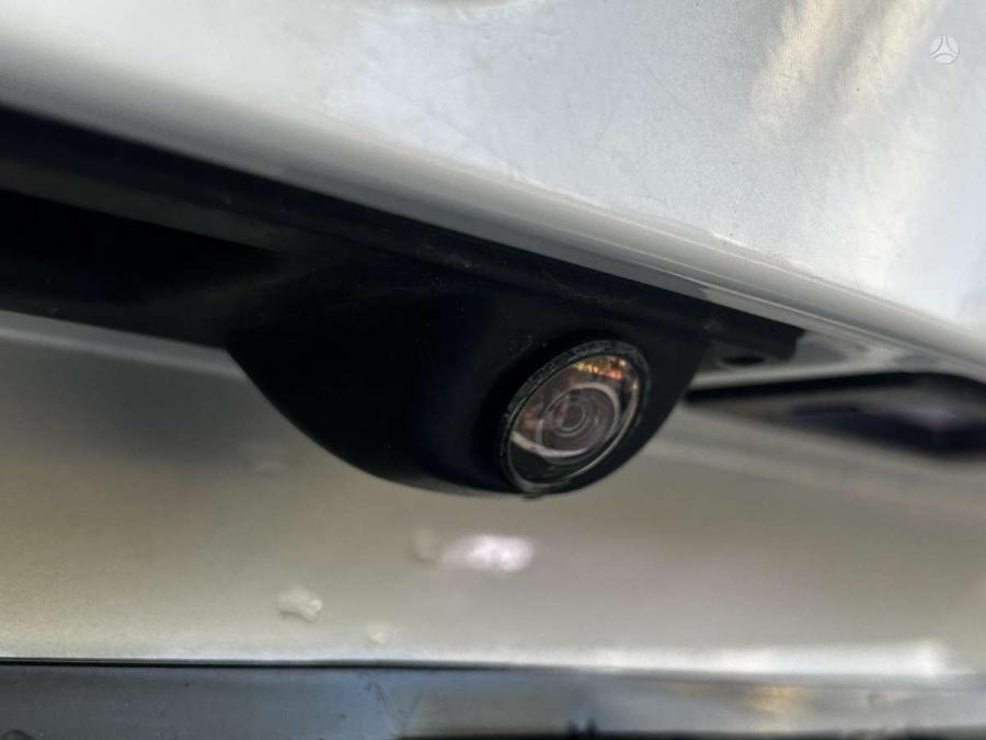 White BMW X1 2020 in Utena, with an engine capacity of 2.00 L and mileage of 196 thousand km for 16200 €, photo 20 on AUTOMOTO.COM.LV