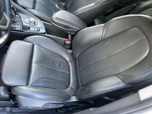 White BMW X1 2020 in Utena, with an engine capacity of 2.00 L and mileage of 196 thousand km for 16200 €, photo 33 on AUTOMOTO.COM.LV