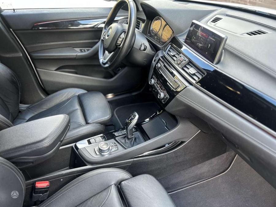 White BMW X1 2020 in Utena, with an engine capacity of 2.00 L and mileage of 196 thousand km for 16200 €, photo 36 on AUTOMOTO.COM.LV
