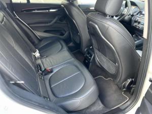 White BMW X1 2020 in Utena, with an engine capacity of 2.00 L and mileage of 196 thousand km for 16200 €, photo 37 on AUTOMOTO.COM.LV