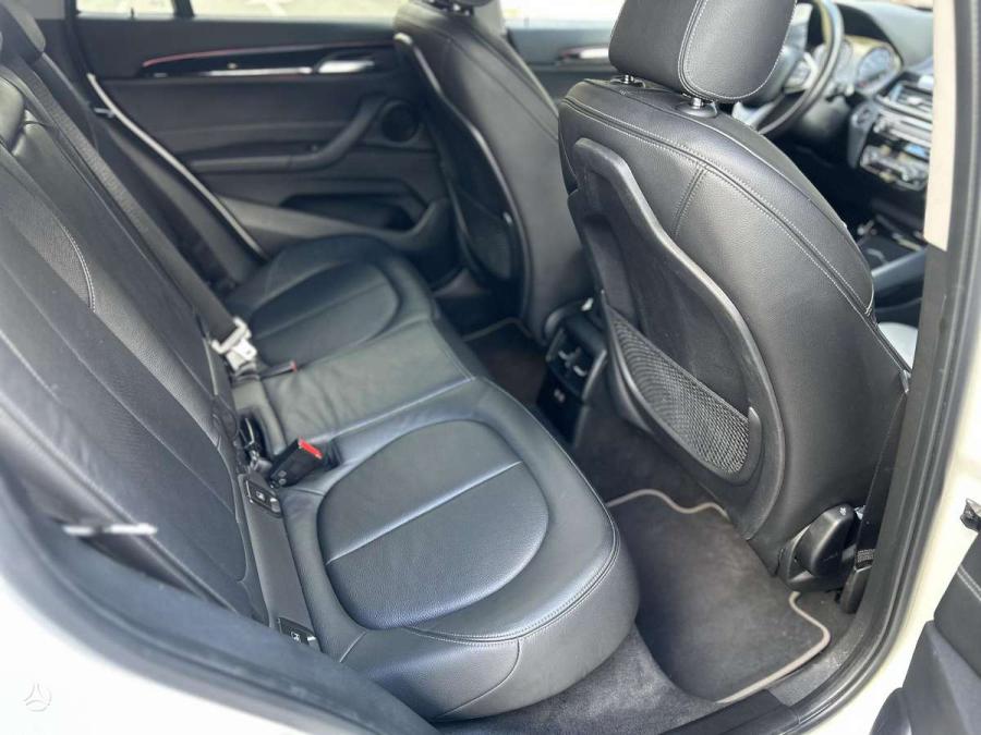 White BMW X1 2020 in Utena, with an engine capacity of 2.00 L and mileage of 196 thousand km for 16200 €, photo 37 on AUTOMOTO.COM.LV