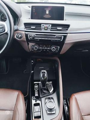 White BMW X1 2020 in Siauliai, with an engine capacity of 2.00 L and mileage of 242 thousand km for 16350 €, photo 16 on AUTOMOTO.COM.LV