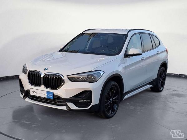 White BMW X1 2021 in Kaunas, with an engine capacity of 1.50 L and mileage of 59 thousand km for 31051 €, photo 2 on AUTOMOTO.COM.LV