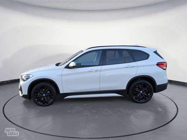 White BMW X1 2021 in Kaunas, with an engine capacity of 1.50 L and mileage of 59 thousand km for 31051 €, photo 3 on AUTOMOTO.COM.LV