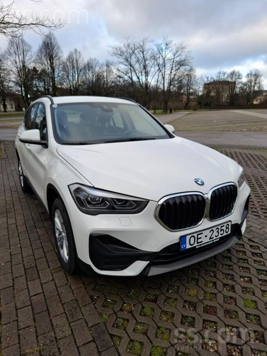 White BMW X1 2021 in Ventspils, with an engine capacity of 1.50 L and mileage of 160 thousand km for 24900 €, photo 2 on AUTOMOTO.COM.LV