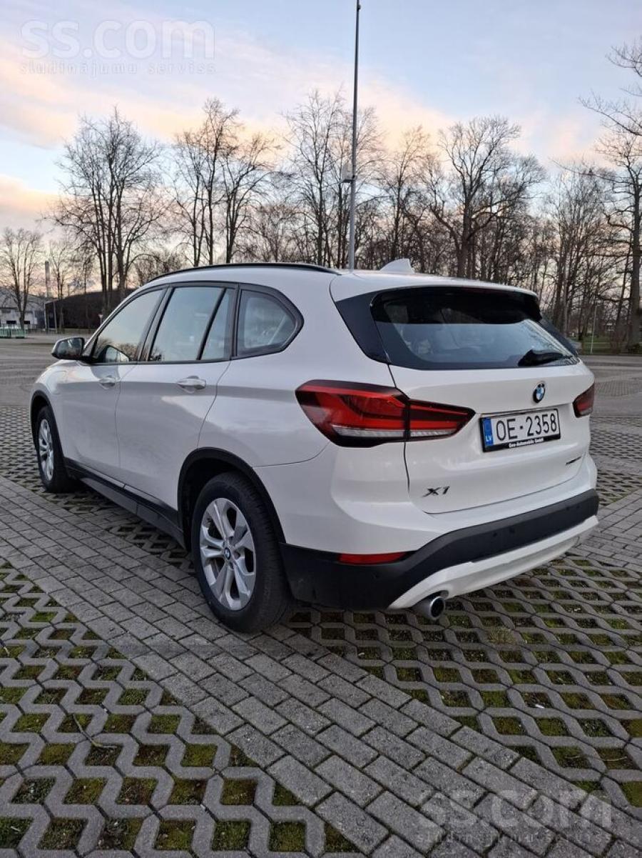 White BMW X1 2021 in Ventspils, with an engine capacity of 1.50 L and mileage of 160 thousand km for 24900 €, photo 4 on AUTOMOTO.COM.LV
