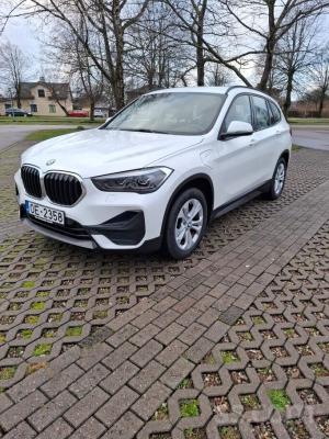 White BMW X1 2021 in Ventspils, with an engine capacity of 1.50 L and mileage of 160 thousand km for 24900 €, photo 6 on AUTOMOTO.COM.LV