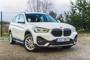 White BMW X1 2021 in Riga, with an engine capacity of 2.00 L and mileage of 252 thousand km for 20990 €, photo 3 on AUTOMOTO.COM.LV