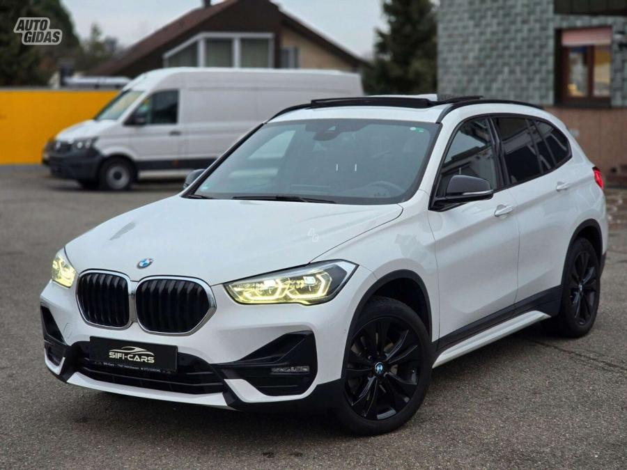Balts BMW X1 2021 Kauņa, ar dzinēja tilpumu 2.00 L un nobraukumu 90 tūkst. km par 29019 €, foto 1 vietnē AUTOMOTO.COM.LV