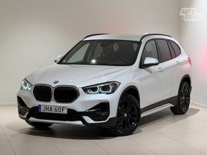 Balts BMW X1 2021 Kauņa, ar dzinēja tilpumu 0.00 L un nobraukumu 66 tūkst. km par 31359 €, foto  vietnē AUTOMOTO.COM.LV