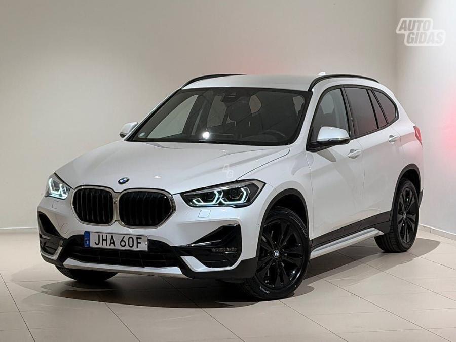 Balts BMW X1 2021 Kauņa, ar dzinēja tilpumu 0.00 L un nobraukumu 66 tūkst. km par 31359 €, foto 1 vietnē AUTOMOTO.COM.LV