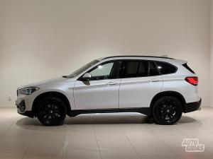 Balts BMW X1 2021 Kauņa, ar dzinēja tilpumu 0.00 L un nobraukumu 66 tūkst. km par 31359 €, foto 2 vietnē AUTOMOTO.COM.LV