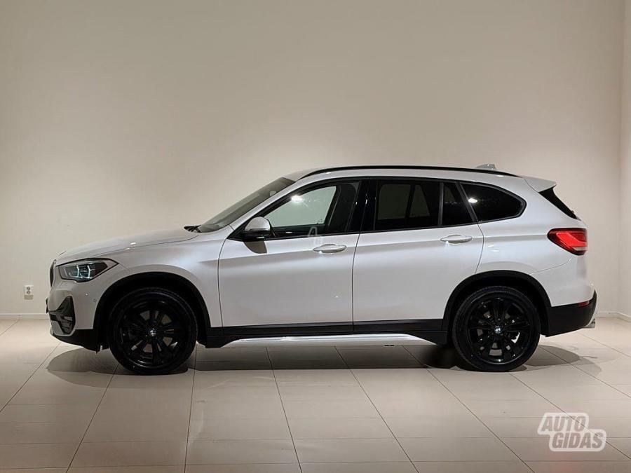 Balts BMW X1 2021 Kauņa, ar dzinēja tilpumu 0.00 L un nobraukumu 66 tūkst. km par 31359 €, foto 2 vietnē AUTOMOTO.COM.LV