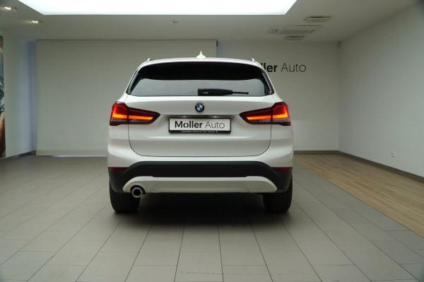 White BMW X1 2021 in Peetri, with an engine capacity of 1.50 L and mileage of 75 thousand km for 20950 €, photo 5 on AUTOMOTO.COM.LV